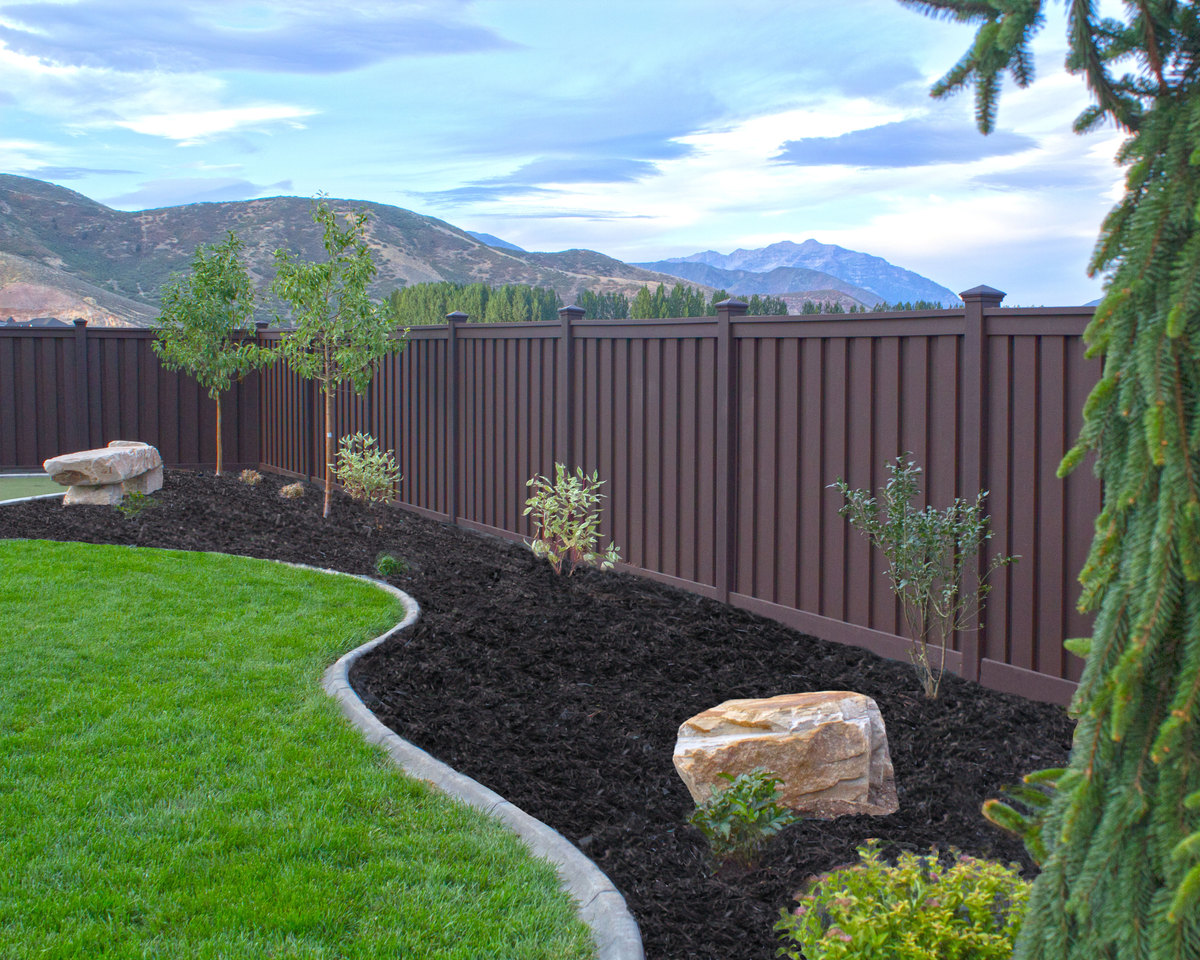 10 Modern Backyard Fencing Ideas to Increase Privacy | Trex
