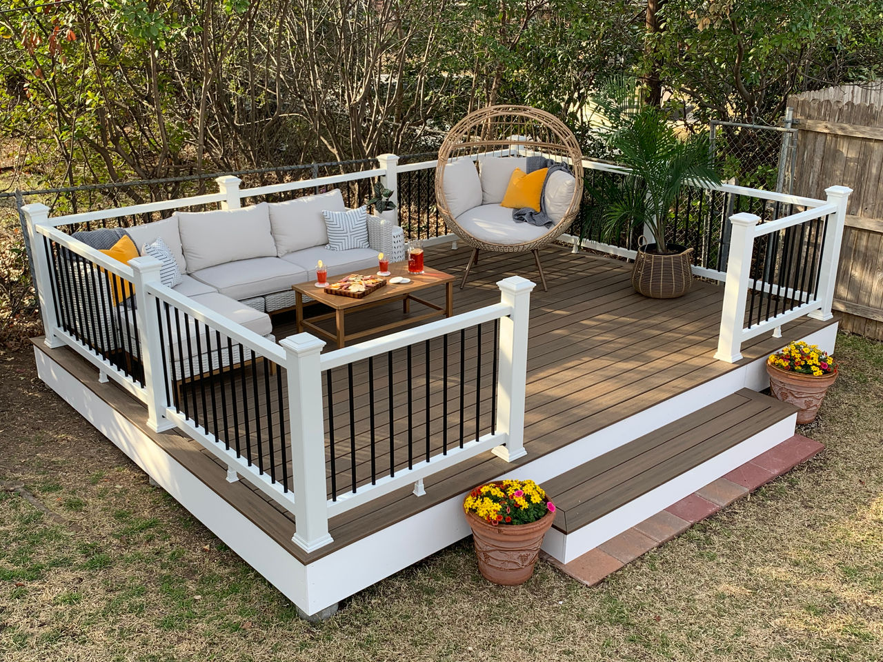 Benefits of Composite Deck Railing for your Deck | Trex