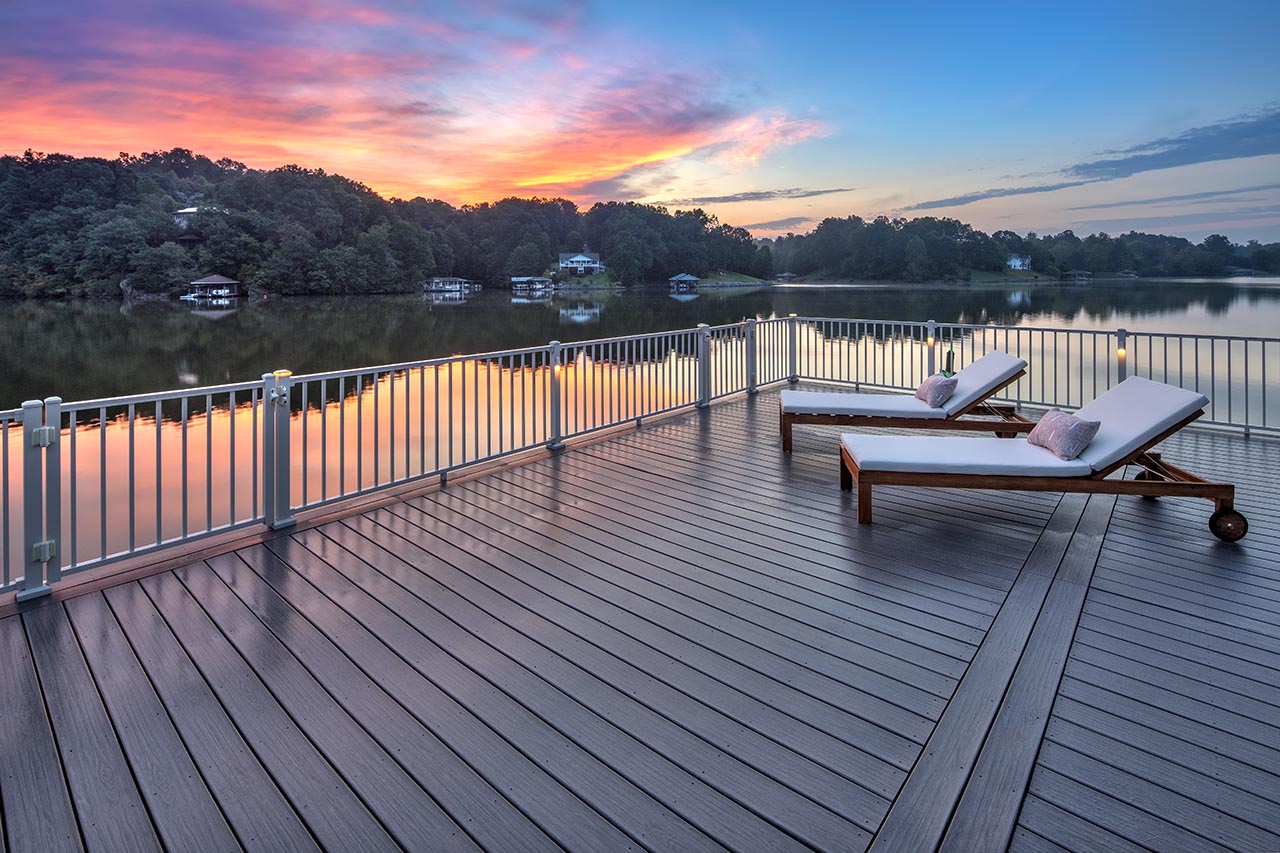 5 Best Dock Railing Ideas for Safety & Style (With Pictures) | Trex