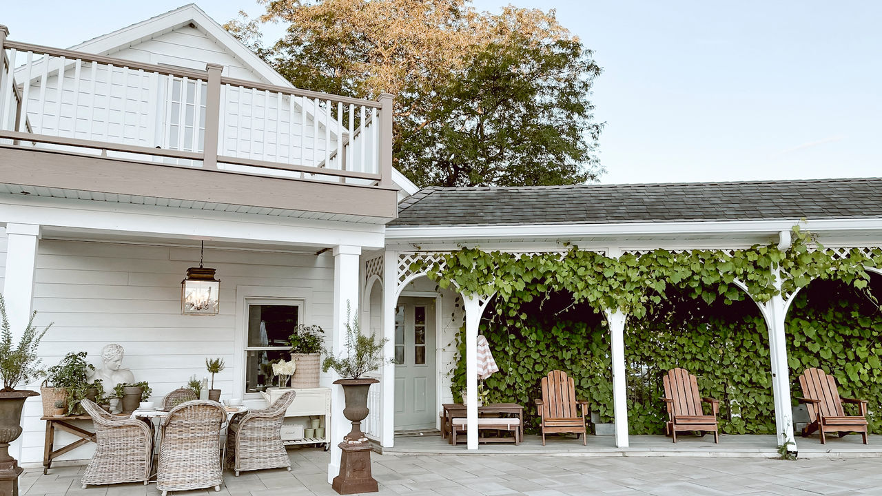 How to Bring the Cottagecore Aesthetic to Your Outdoor Space | Trex