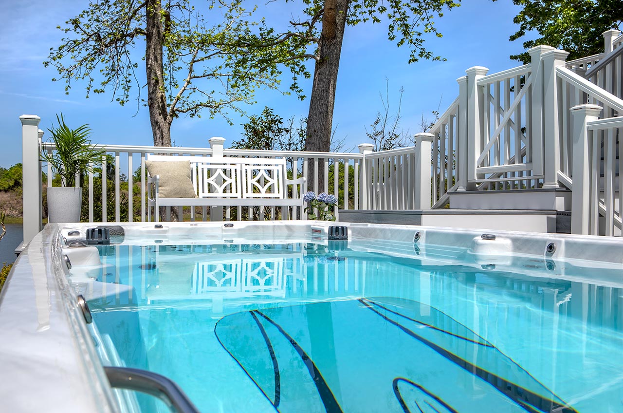 How to Choose a Deck Railing Color | Trex | Trex