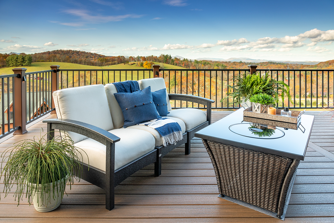 How to Choose a Deck Railing Color | Trex | Trex