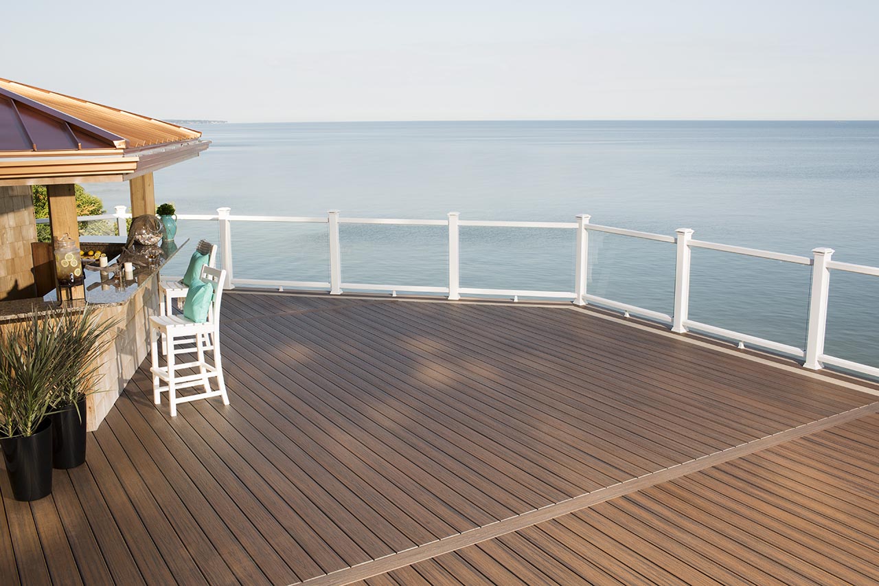 8 Lake House and Lakeside Deck Ideas | Trex | Trex