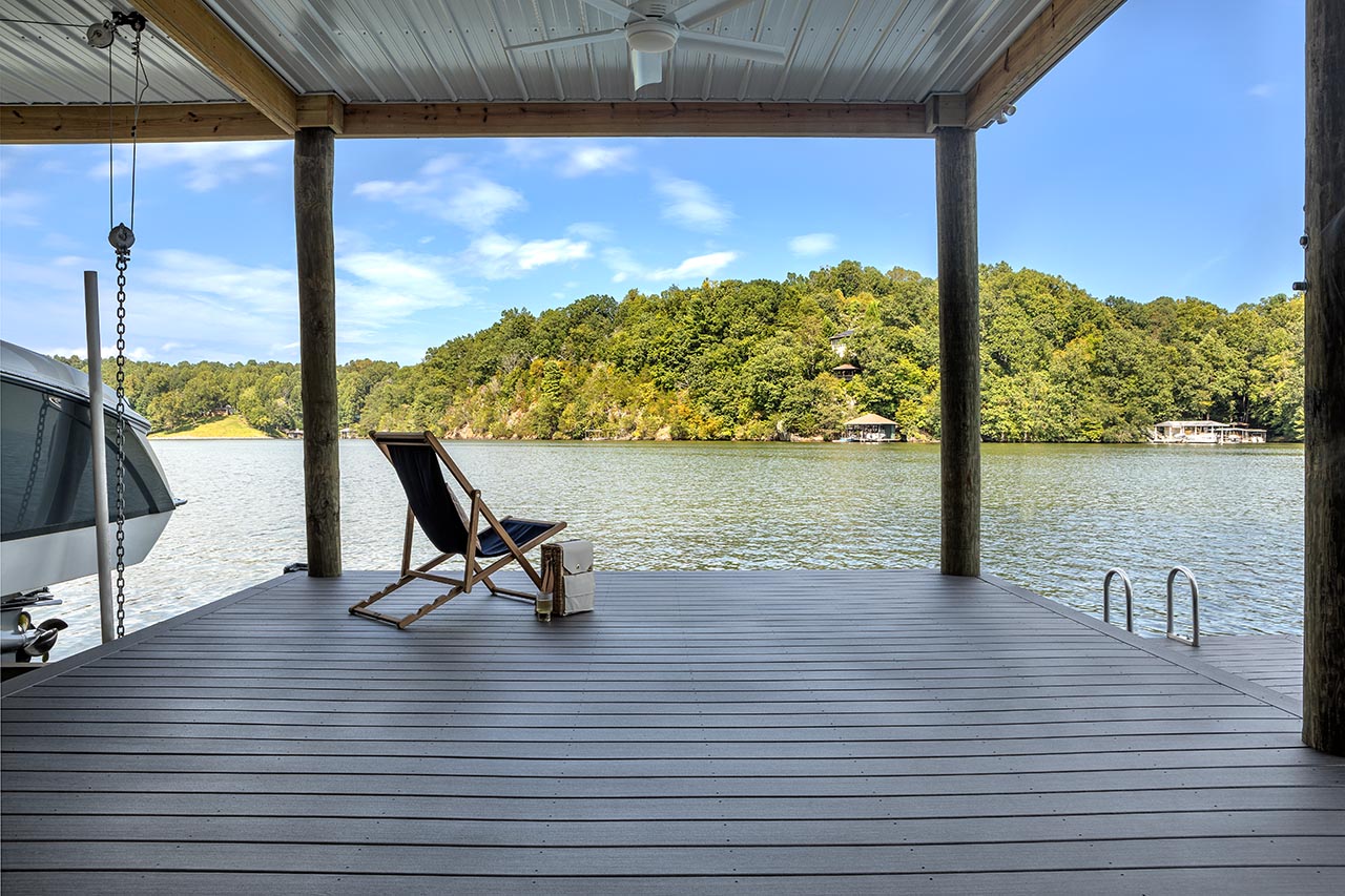 8 Lake House and Lakeside Deck Ideas | Trex | Trex