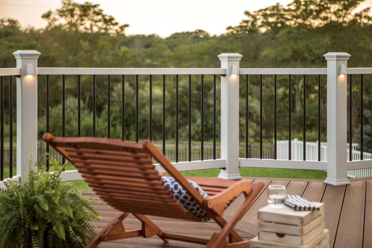 Trex Enhance Basics Decking in Saddle with Trex Select Railing in ... Trex Enhance Basics Decking in Saddle with Trex Select Railing in ...